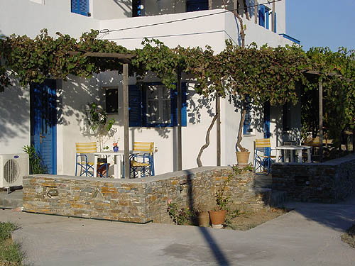 MAKI'S STUDIOS - Sifnos island hotels in Cyclades, hotels in Greece ...